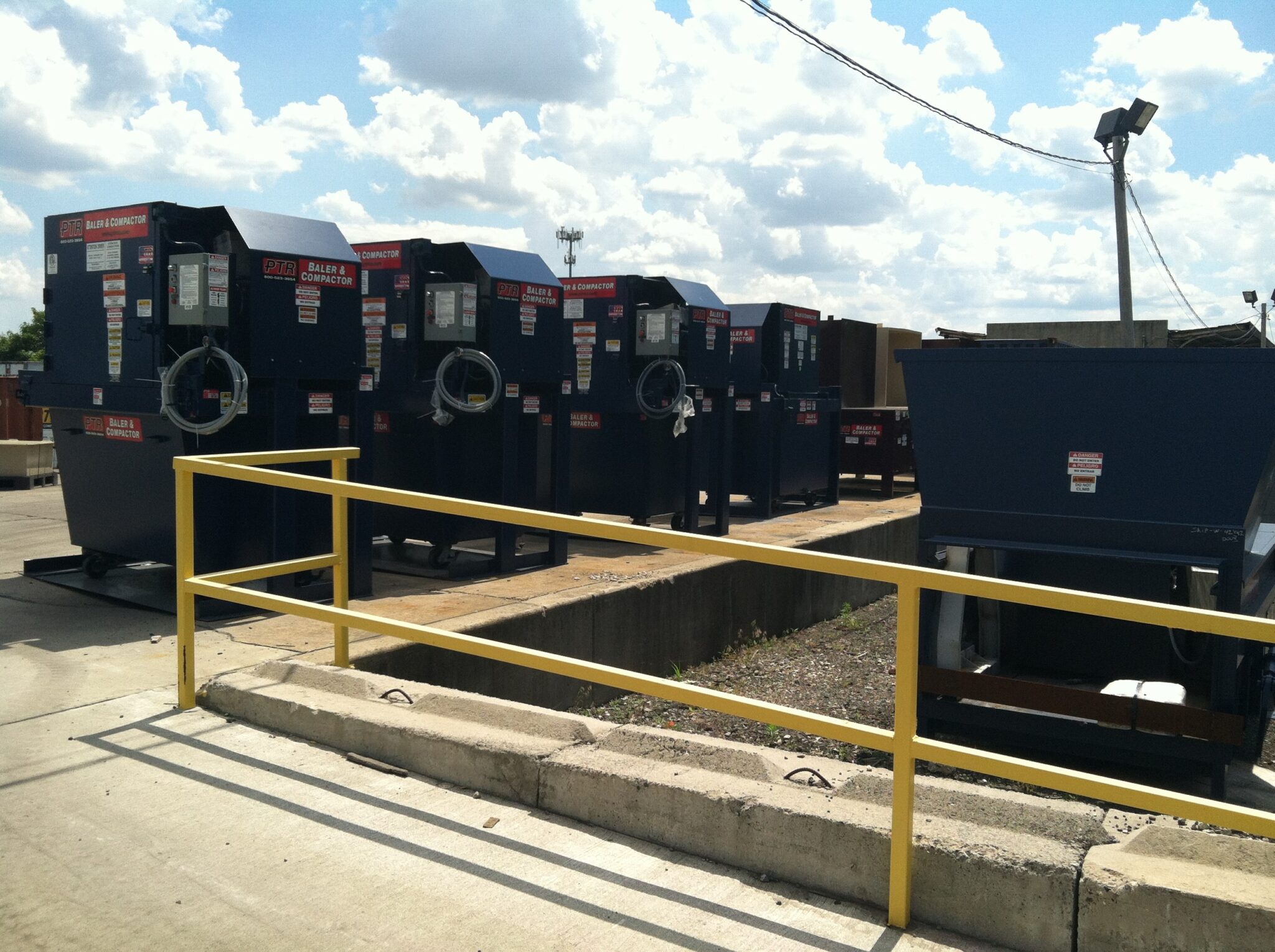 Vertical Compactors - PTR VCP Series - Compactors Inc